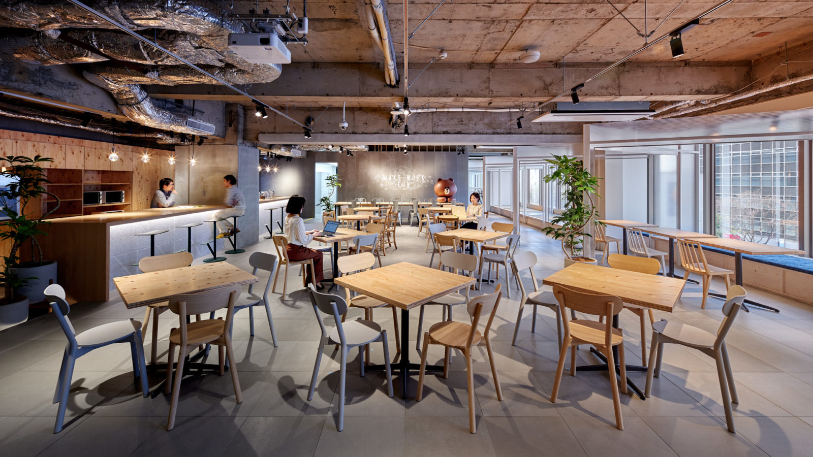 LINE Fukuoka / 百枝優建築設計事務所 - TECTURE MAG（テクチャーマガジン） | 空間デザイン・建築メディア